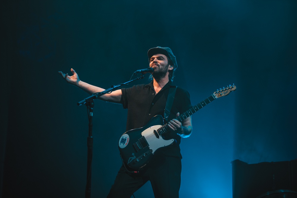 Live Review: Supergrass @ The Piece Hall, Halifax – Taped Magazine