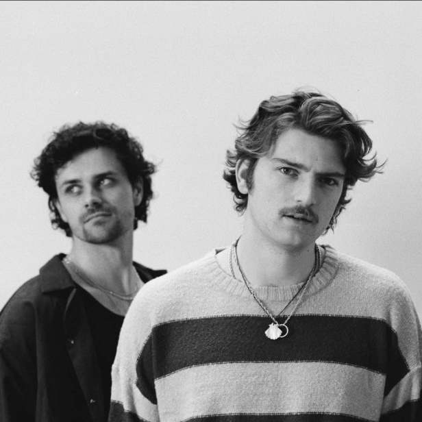 Interview: The Valla – Taped Magazine